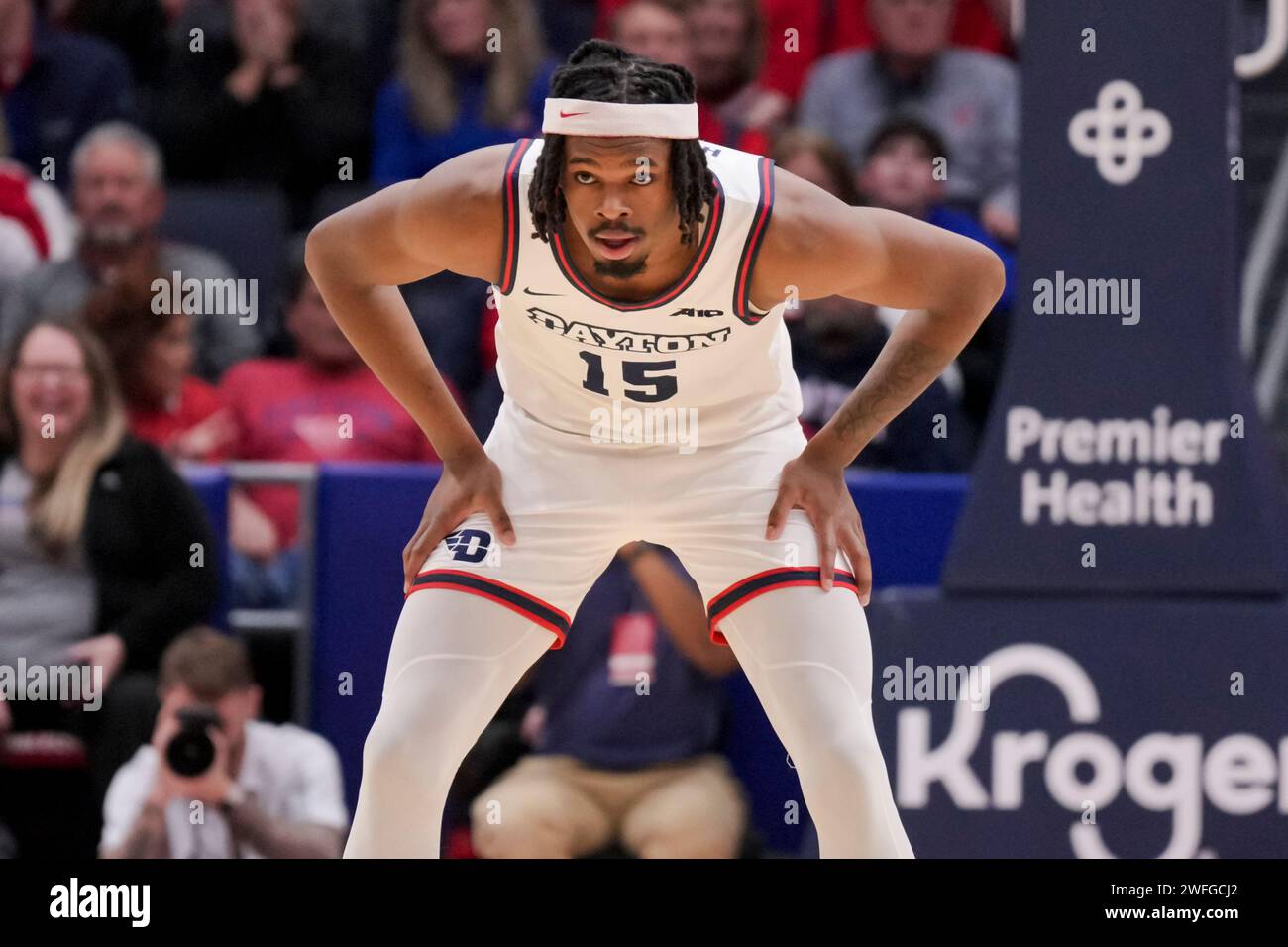 Dayton forward DaRon Holmes II (15) stands on defense during an NCAA ...