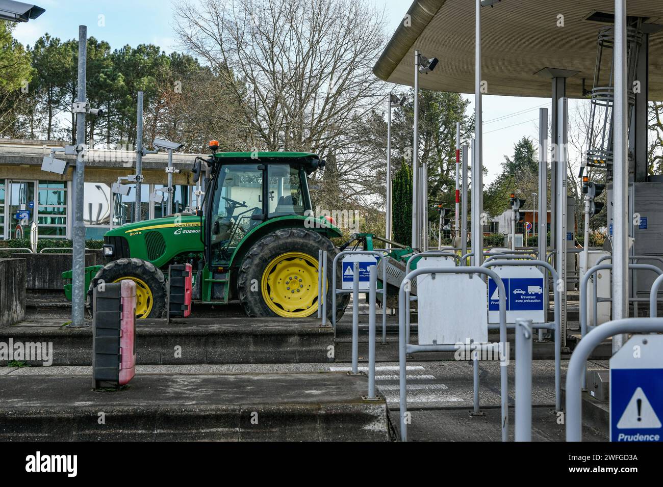 France, Bordeaux, 29 January 2024, Farmers' demonstration, blockade of ...
