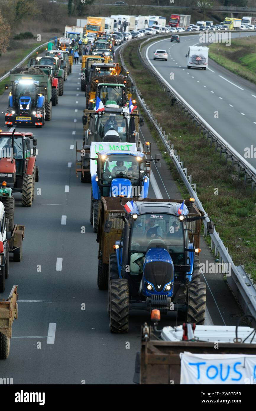 France, Bordeaux, 29 January 2024, Farmers' demonstration, blockade of ...
