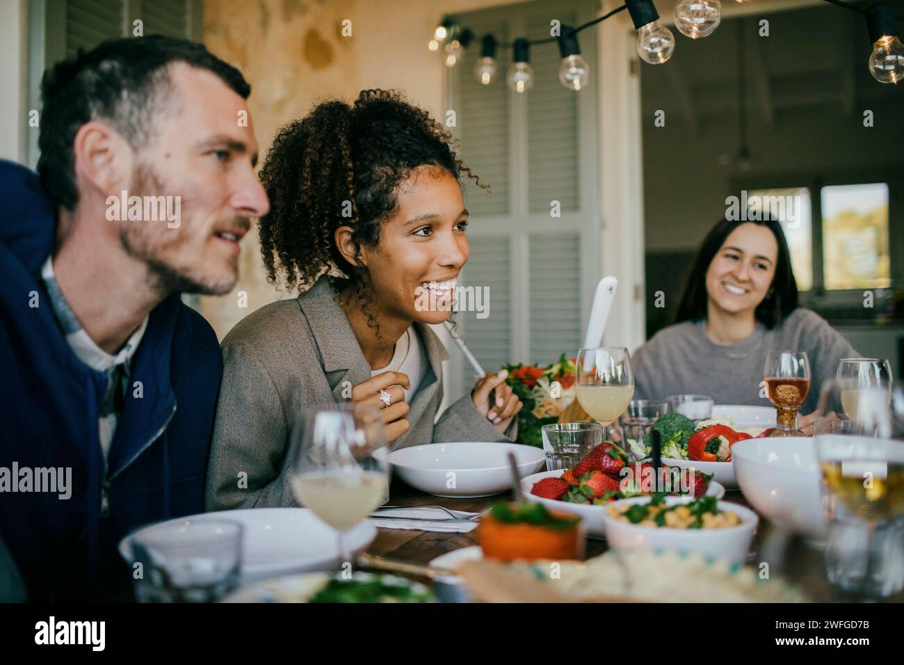 Table at dinner party hi-res stock photography and images - Alamy