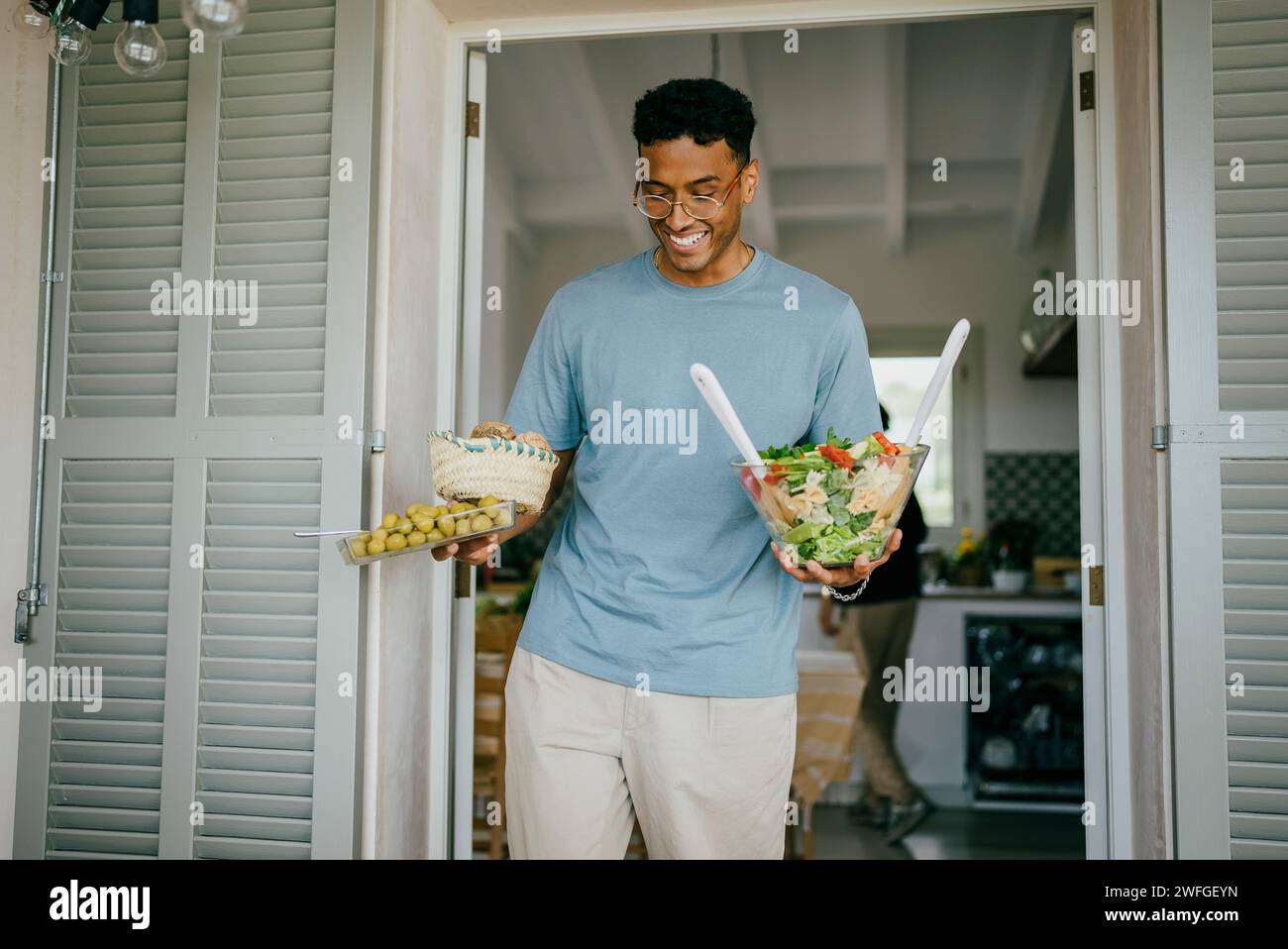 Carrying food hi-res stock photography and images - Alamy