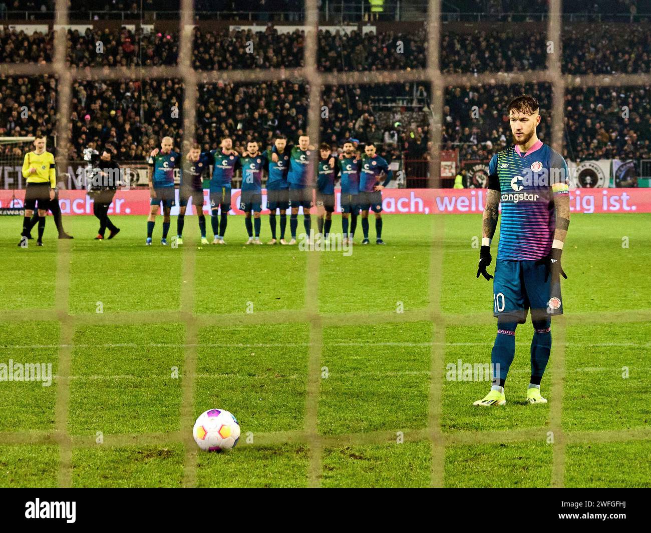 Hamburg, Deutschland. 30th Jan, 2024. Das Elfmeter schiessen ...