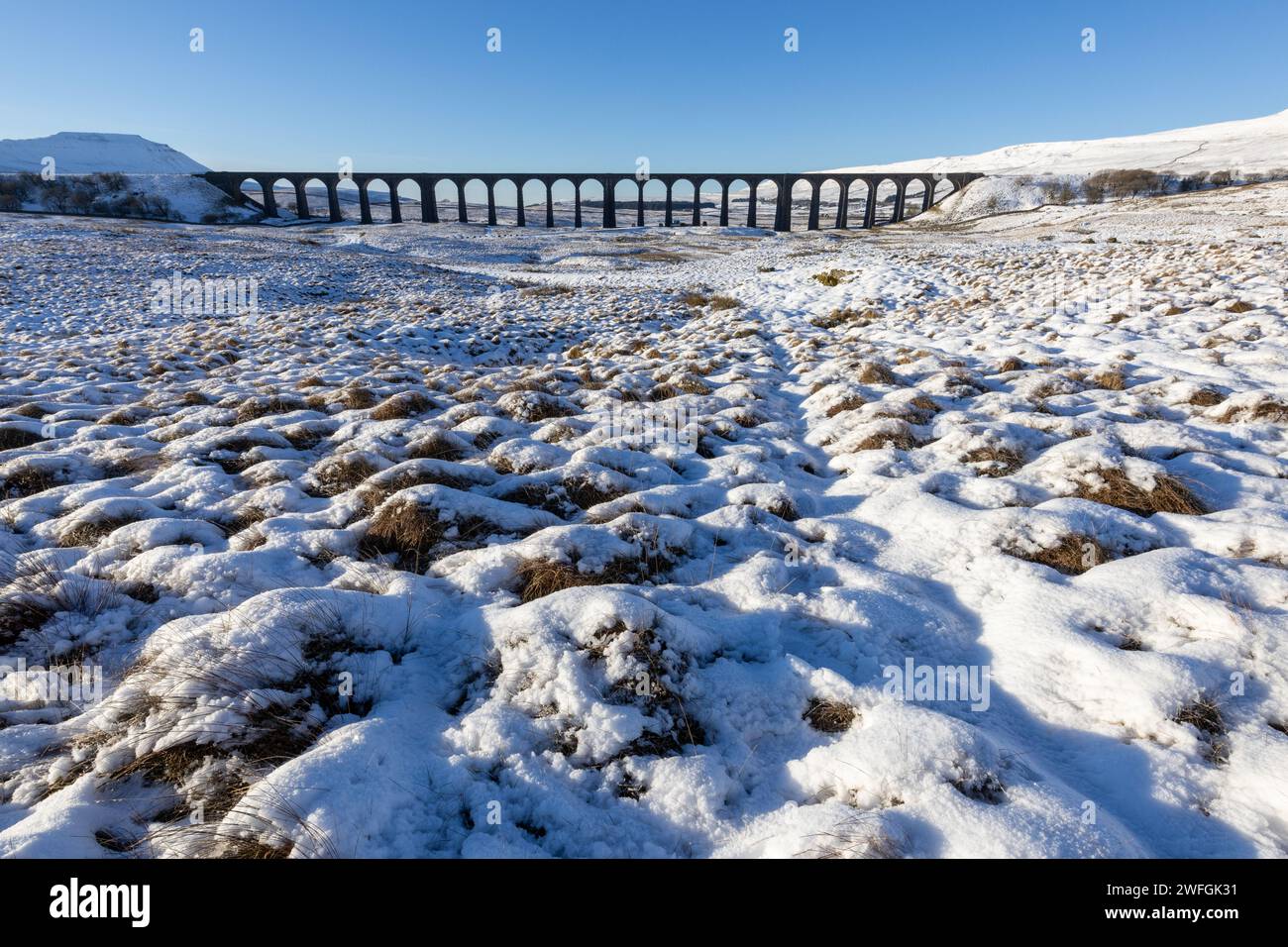 Ribblehead viaduct winter hi-res stock photography and images - Alamy