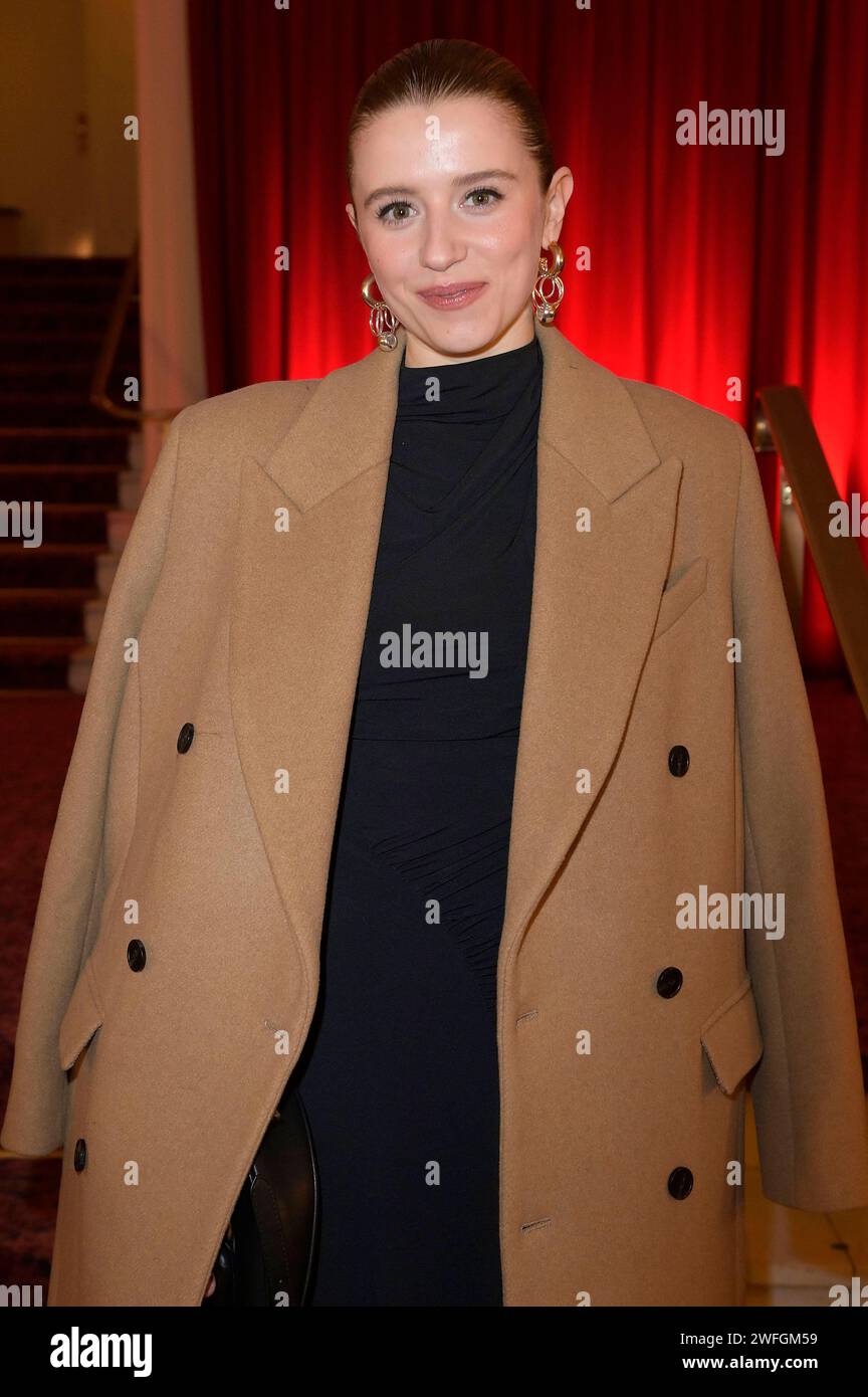 Katharina Stark bei der Premiere des Kinofilms Green Border im Delphi ...