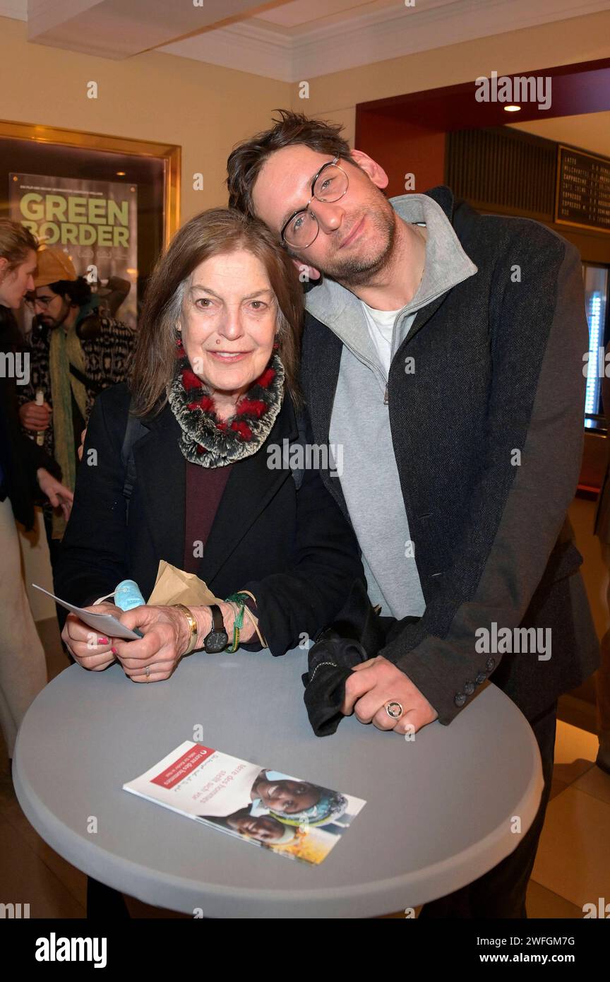 Angela Winkler und Sebastian Schwarz bei der Premiere des Kinofilms Green Border im Delphi ...