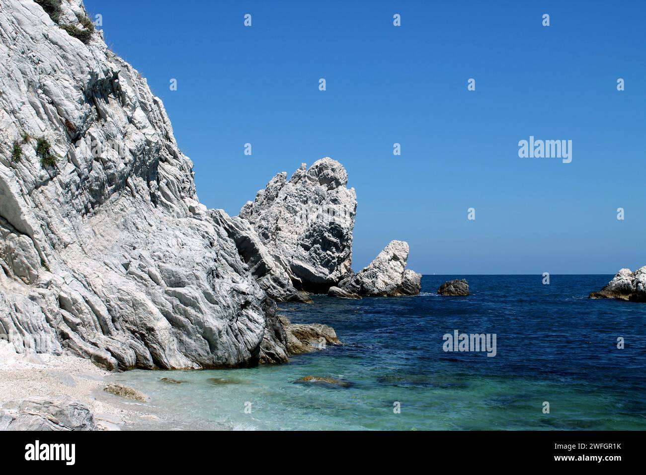 Le due Sorelle, riviera del Conero. Marche Stock Photo - Alamy