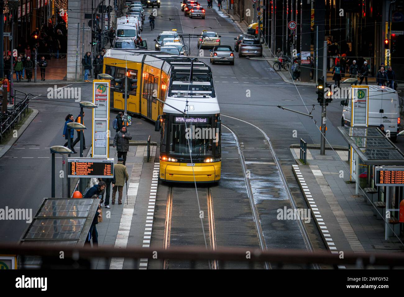 Straßenbahn der BVG auf der Friedrichstraße Linie M1 - Ziel Rosenthal Nord. Berlin, DEU ...