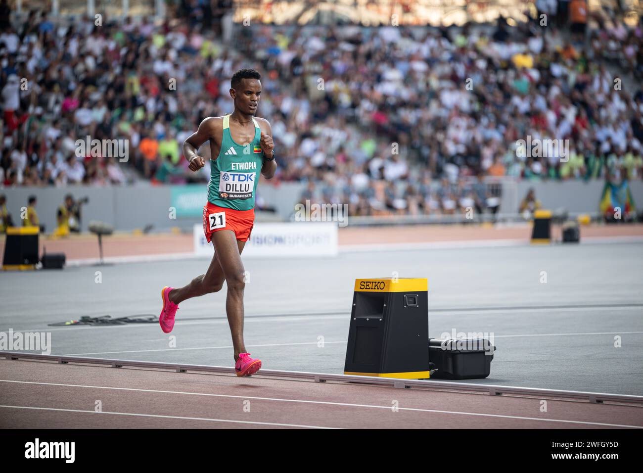 Yismaw DILLU participating in the 10.000 m at the World Athletics ...