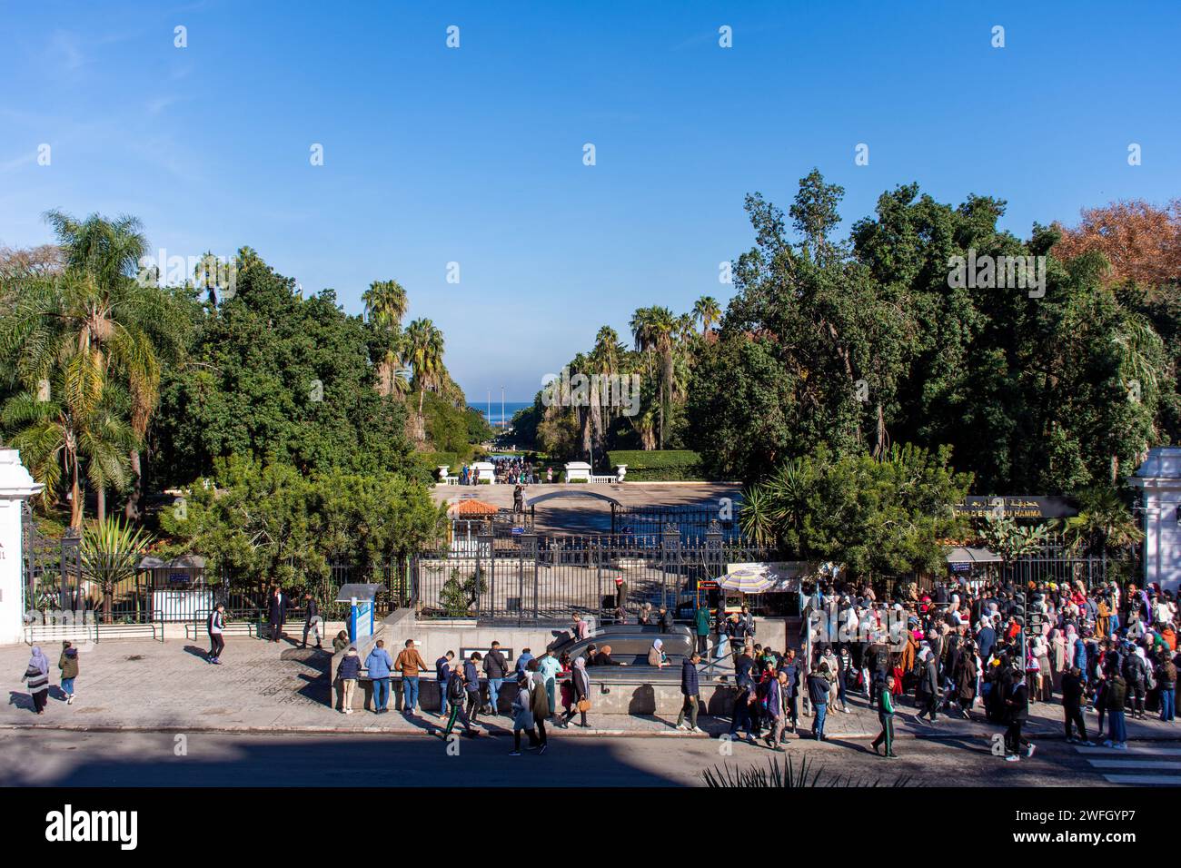 Crowded gate hi-res stock photography and images - Alamy