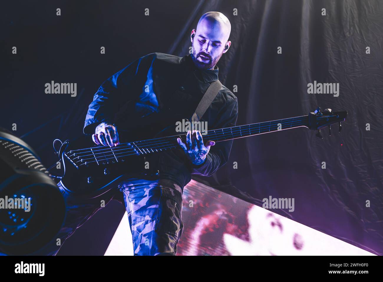 Spiritbox bass player hi-res stock photography and images - Alamy