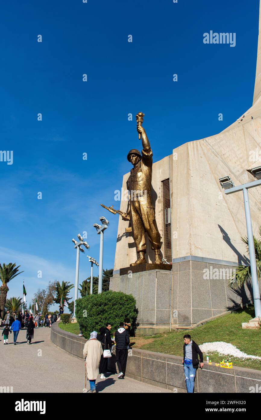 Sculpture monument memorial hi-res stock photography and images - Alamy