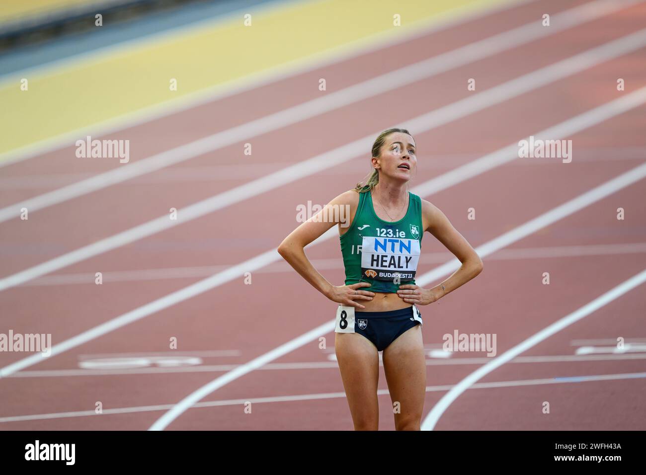 Sarah HEALY participating in the 1500 meters at the World Athletics ...