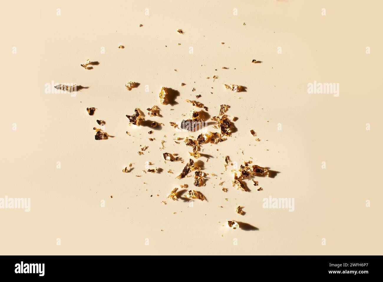 Gold flakes hi-res stock photography and images - Alamy