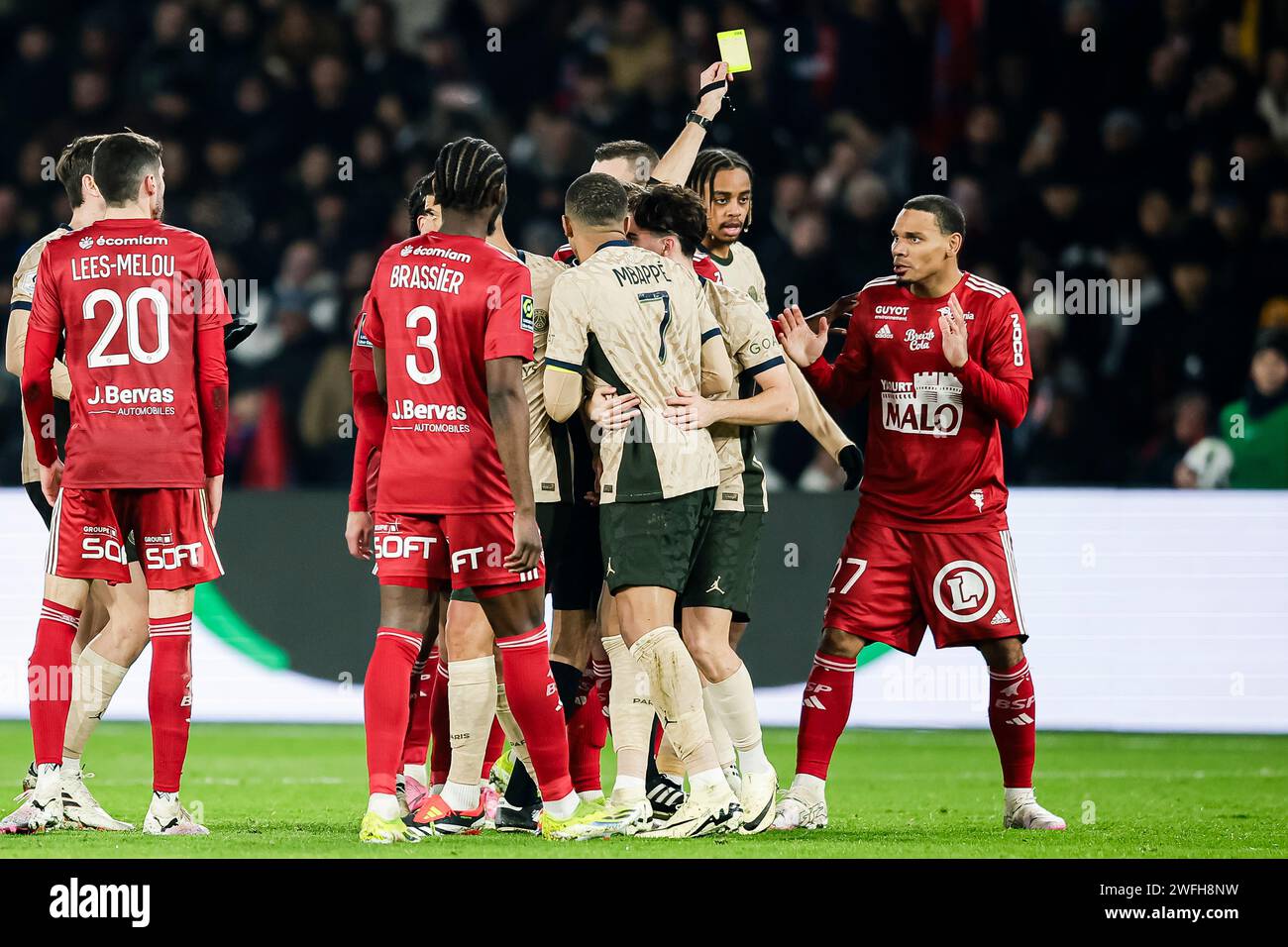 Paris, France. 28th Jan, 2024. Paris, France - January 28: Referee ...