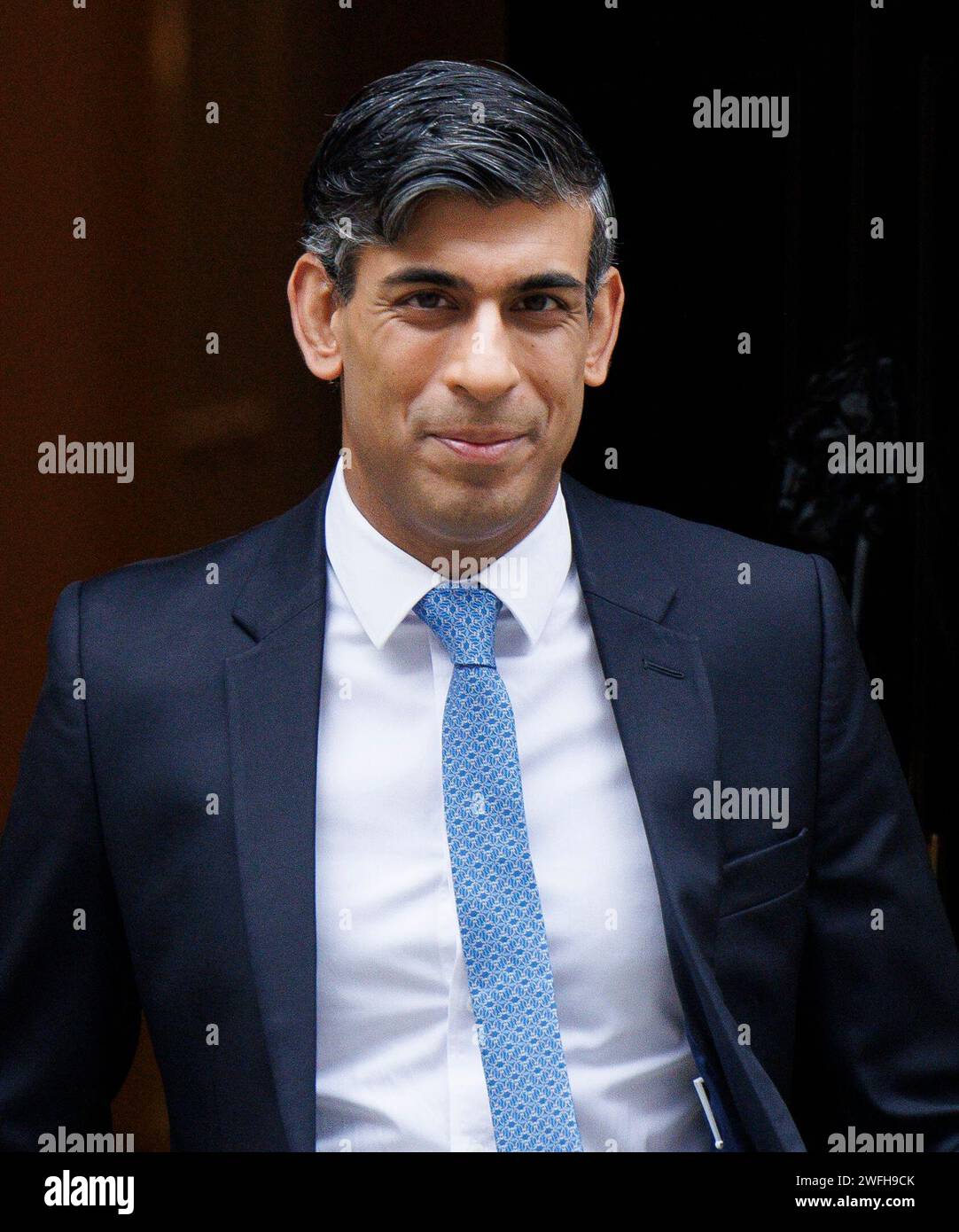 London, UK. 31st Jan, 2024. Prime Minister, Rishi Sunak, leaves Number 10 to go to Parliament ...