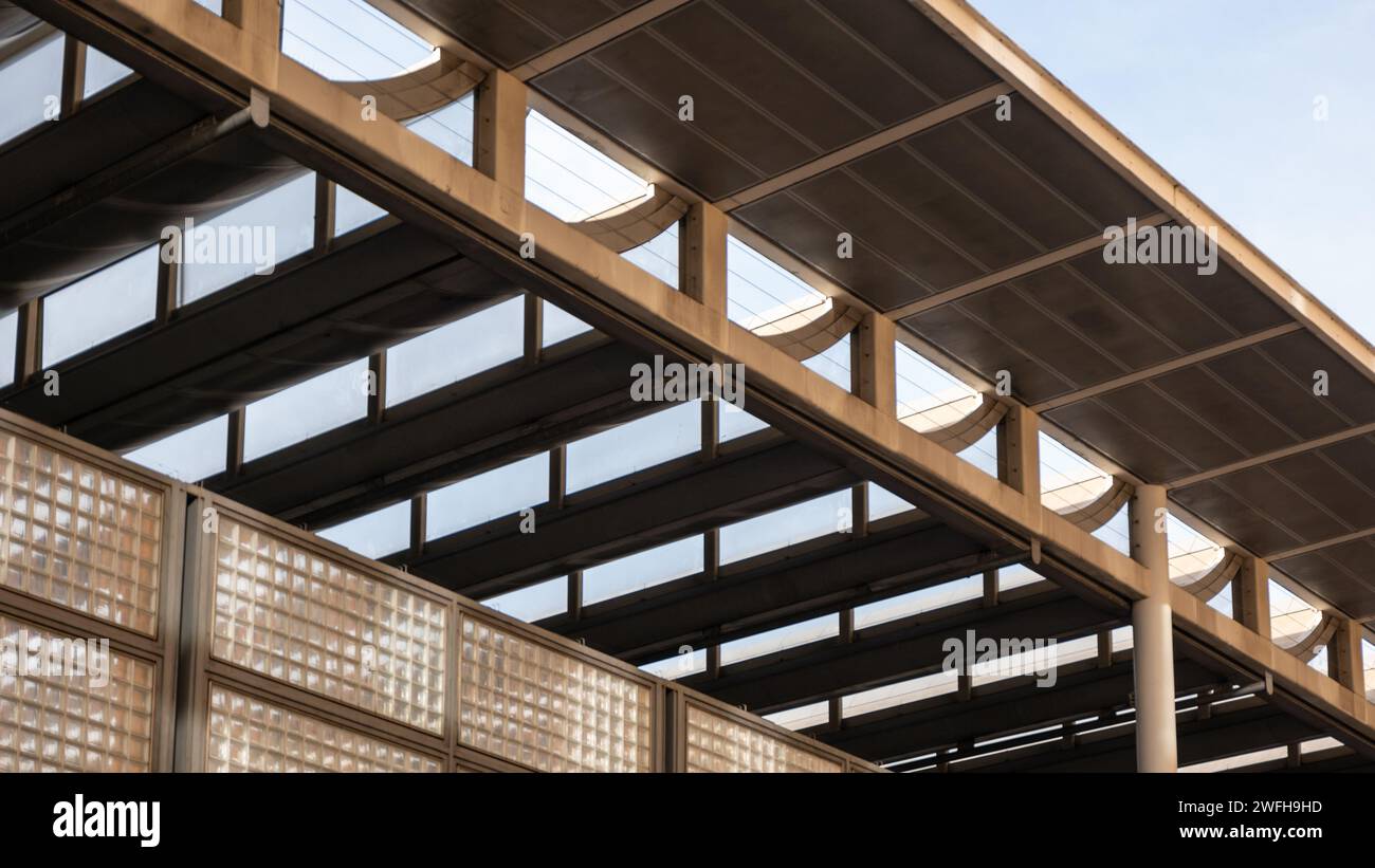 Various architecture structures featuring straight lines and ...