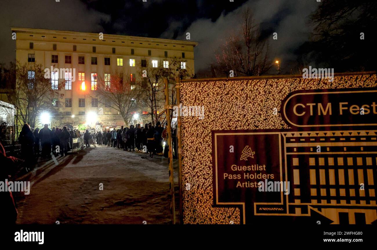 Berghain Club Berlin, CTM Festival 2024 Meinschenschlange zum Eintritt ...