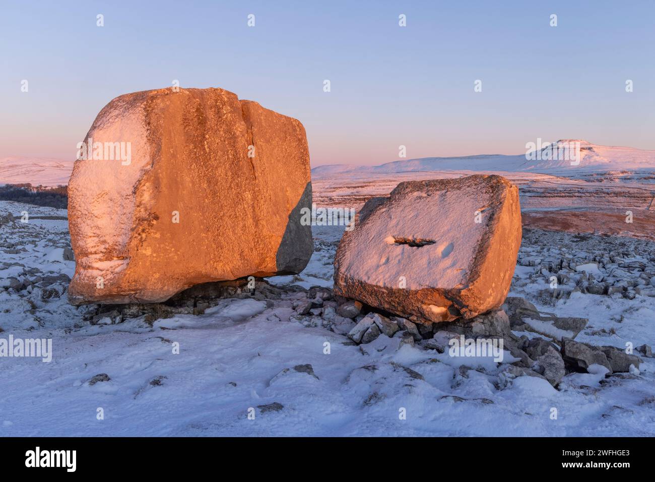 Glacial erratics on Keld Head Scar, Kingsdale, near Ingleton, Yorkshire ...