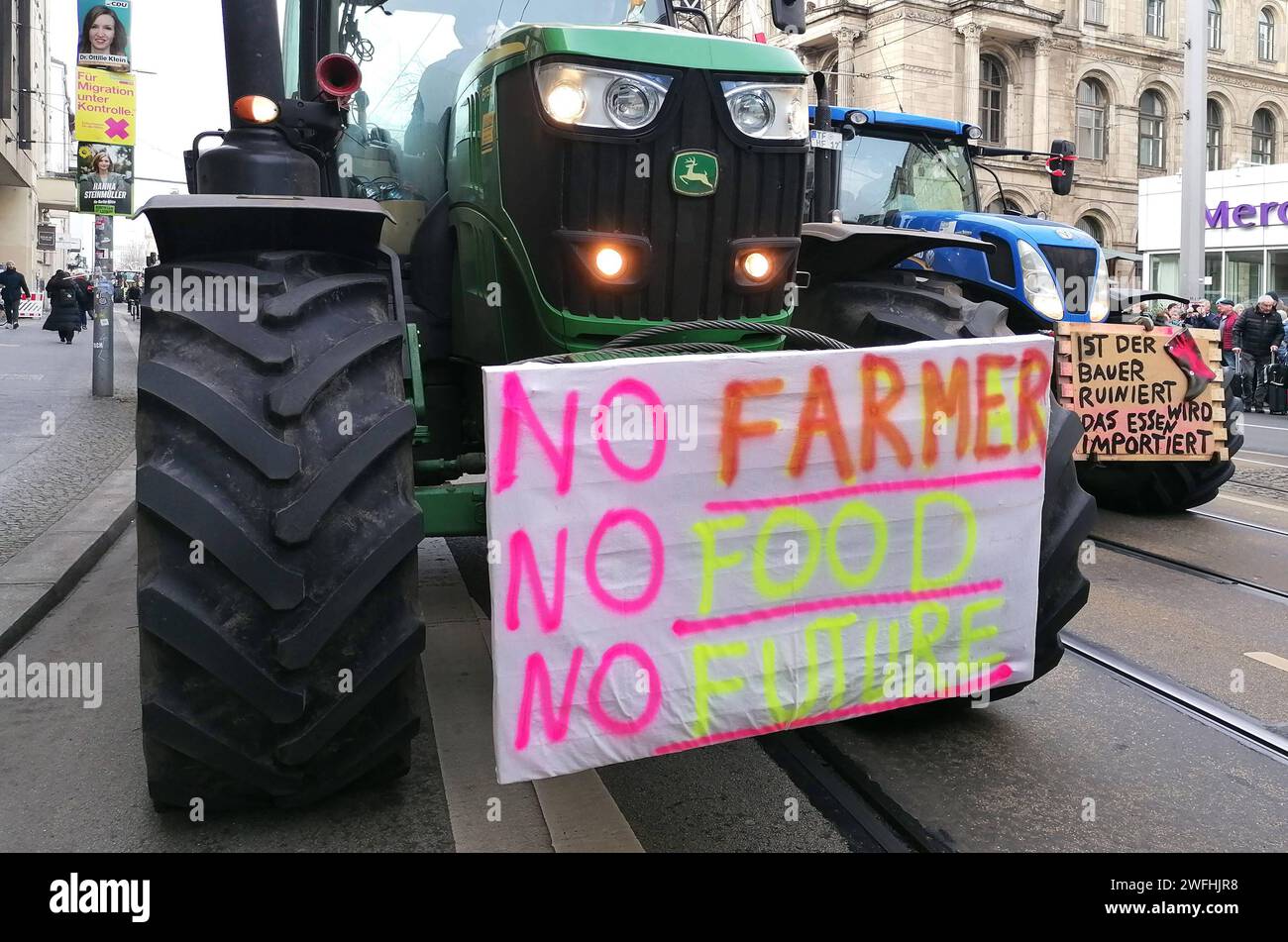 Traktor sammeln hi-res stock photography and images - Alamy