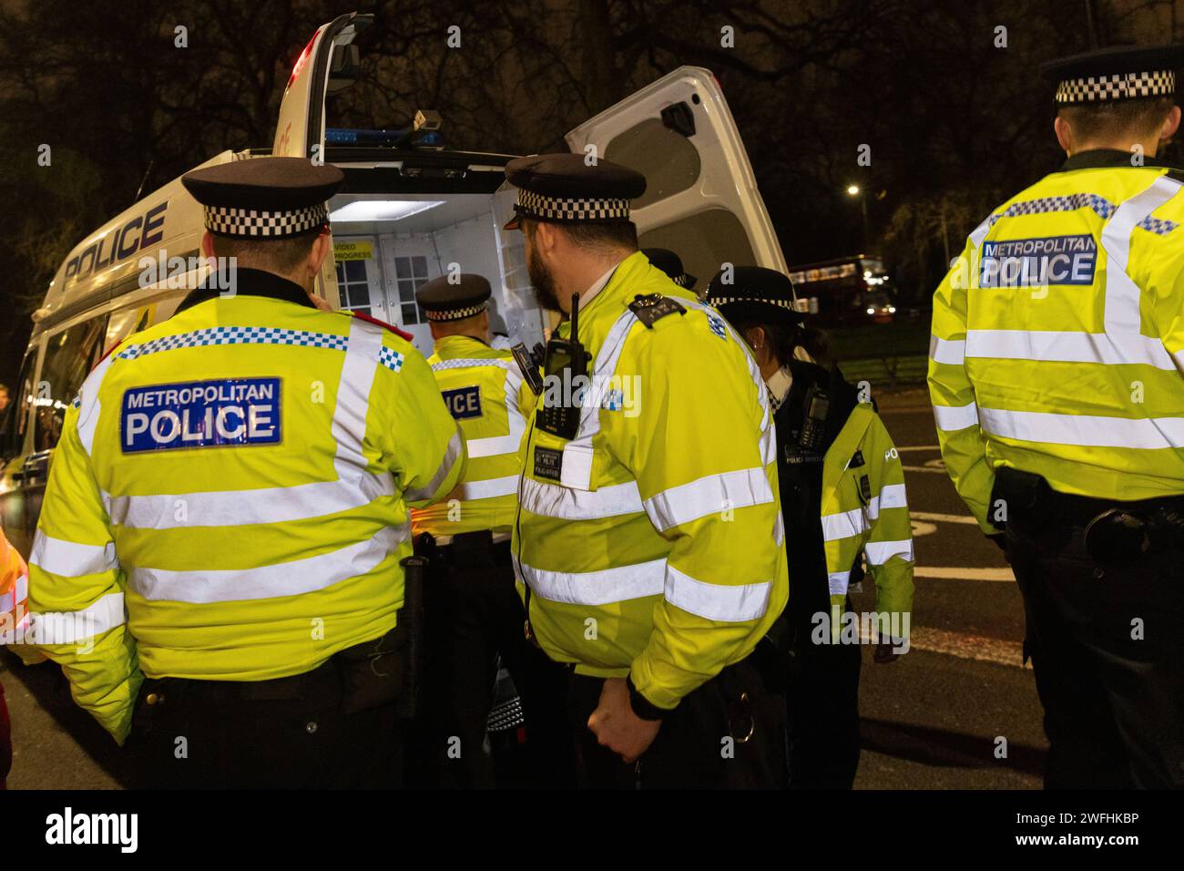 London, UK. 30th January, 2024. Metropolitan Police officers arrest a ...