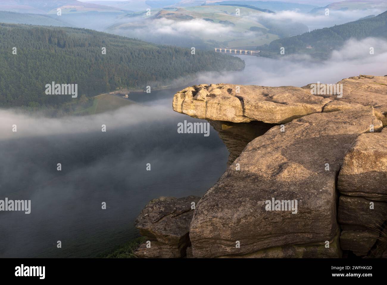 Ladybower reservoir from Bamford Edge, with a mist inversion and ...