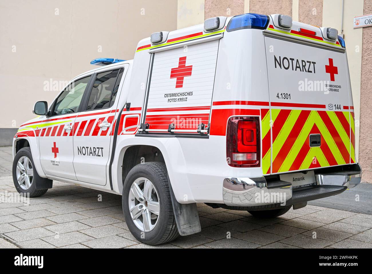 Notfallsanitaeter hi-res stock photography and images - Alamy