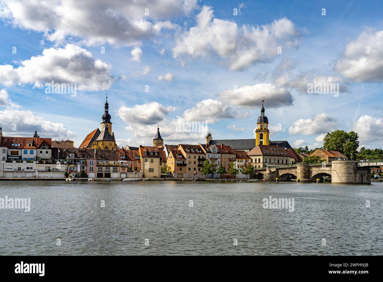 Stadtansicht Kitzingen Stadtansicht Kitzingen mit der Alten Mainbrücke ...