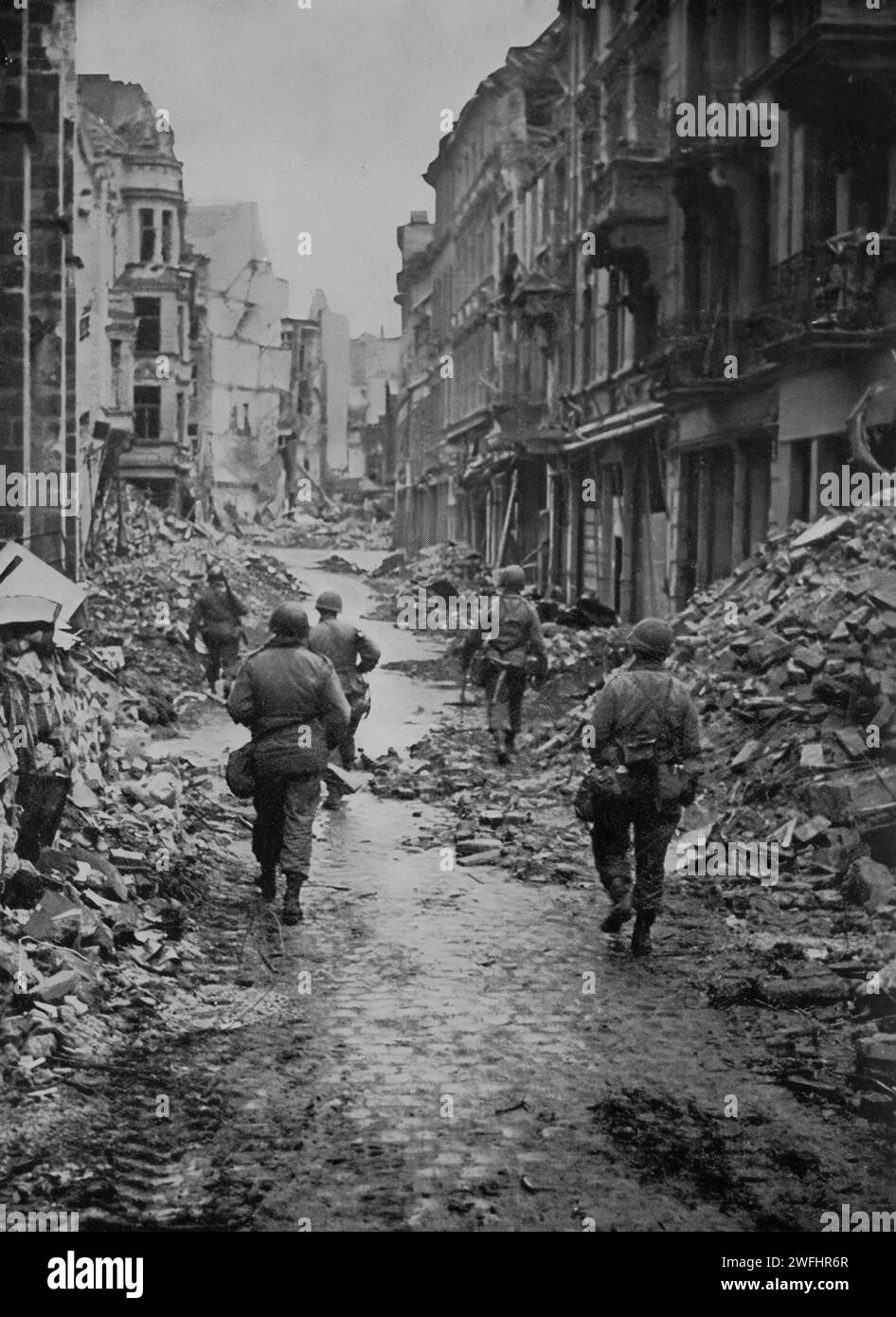 American soldiers 1945 germany hi-res stock photography and images - Alamy