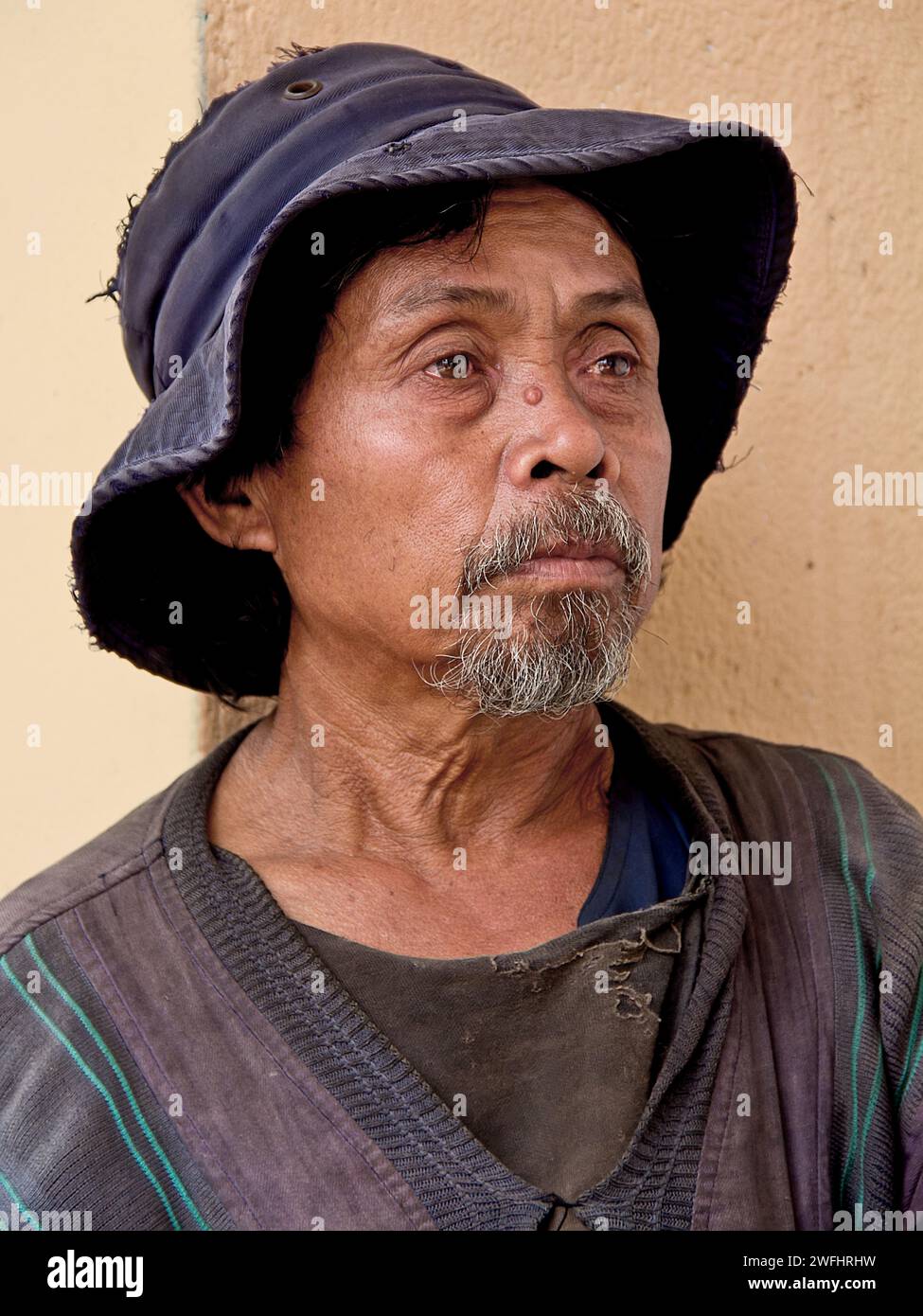 Homeless people in asia hi-res stock photography and images - Alamy