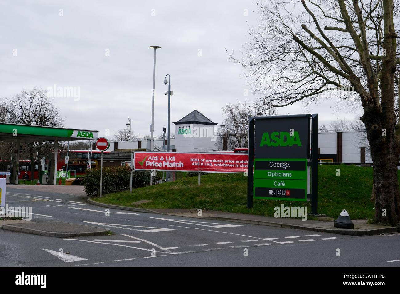 Asda Supermarket, Isle of Dogs, Canary Wharf, East London Stock Photo ...