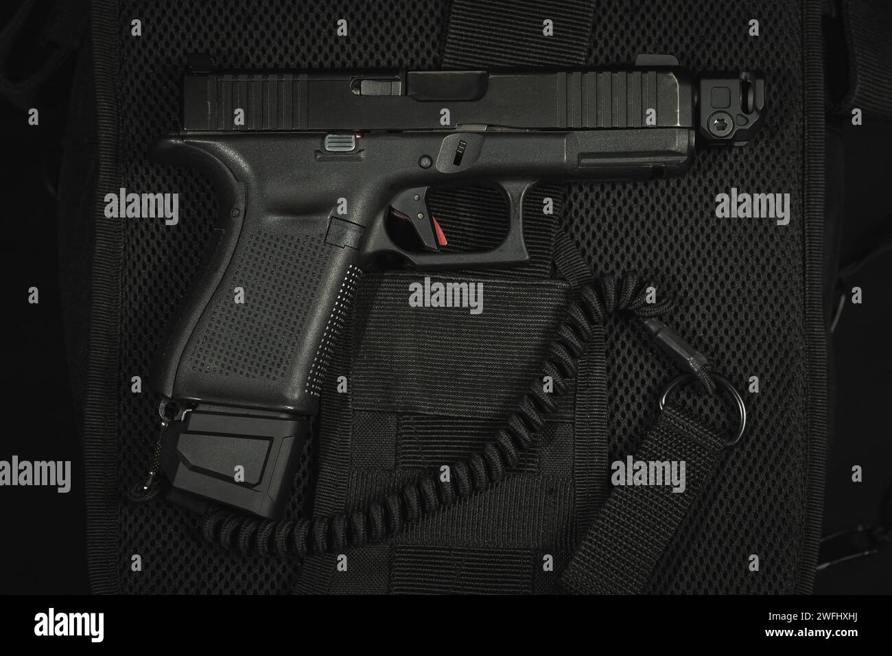 Tactical pistol g19 with muzzle brake and safety cord. High quality ...