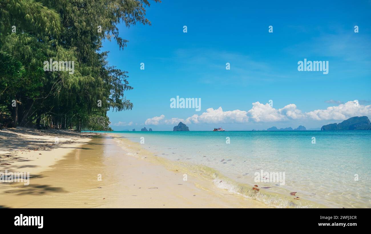 Koh kradan bay hi-res stock photography and images - Alamy