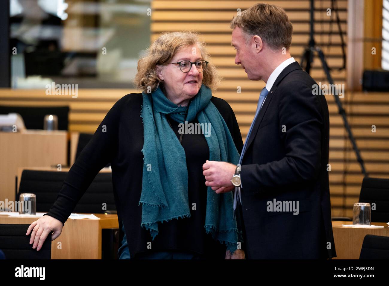 31/01/2024 - Erfurt: Dorothea Marx SPD im Gespräch mit Raymond Walk CDU ...