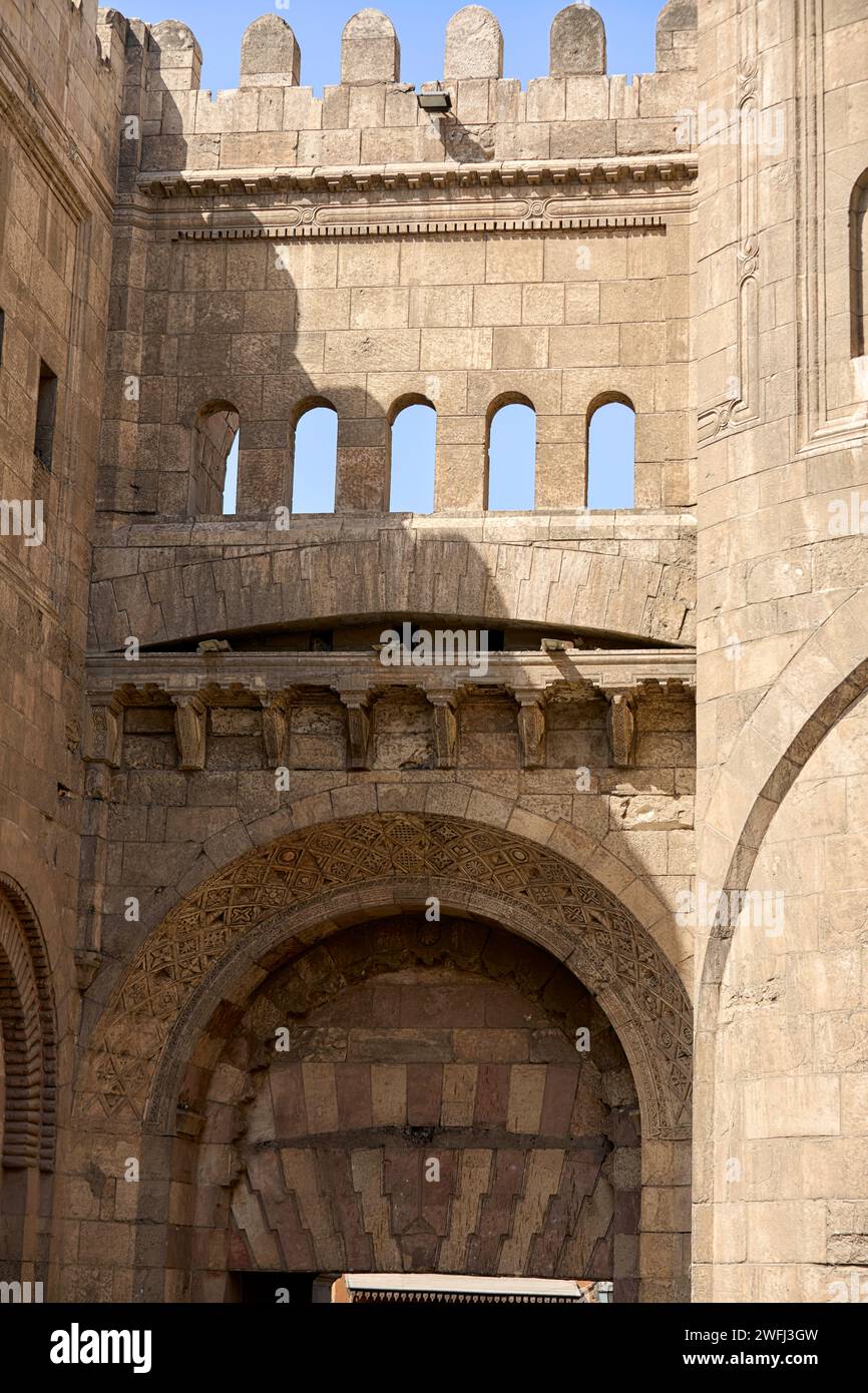 City wall gate hi-res stock photography and images - Alamy