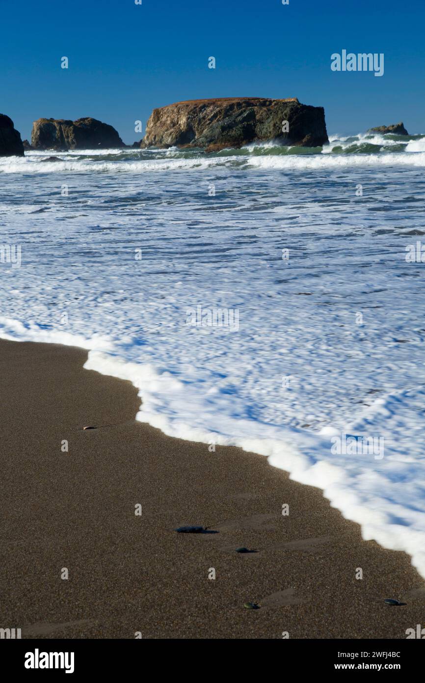 Table Rock from beach, South Jetty Park, Bandon, Oregon Stock Photo - Alamy