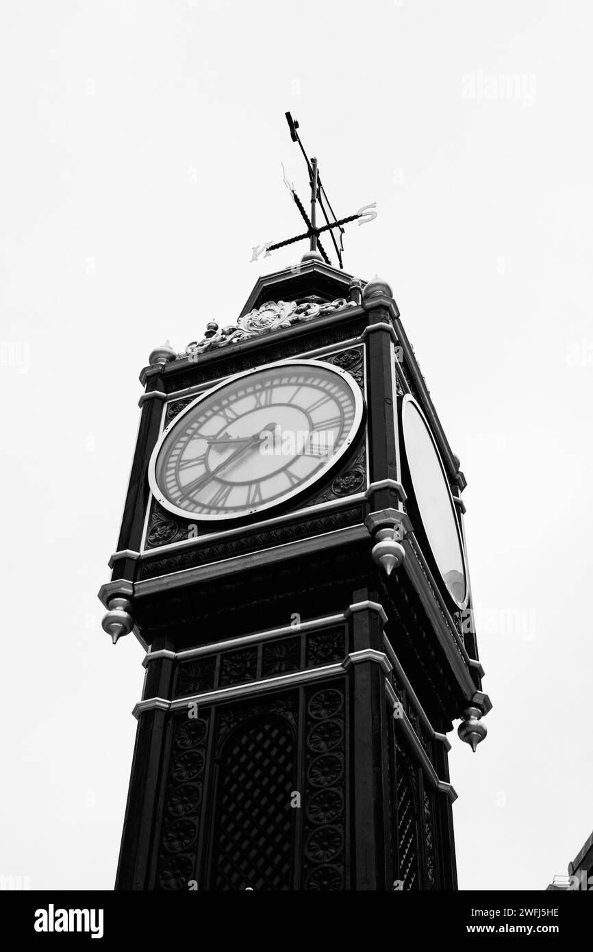 Publick clock Black and White Stock Photos & Images - Alamy
