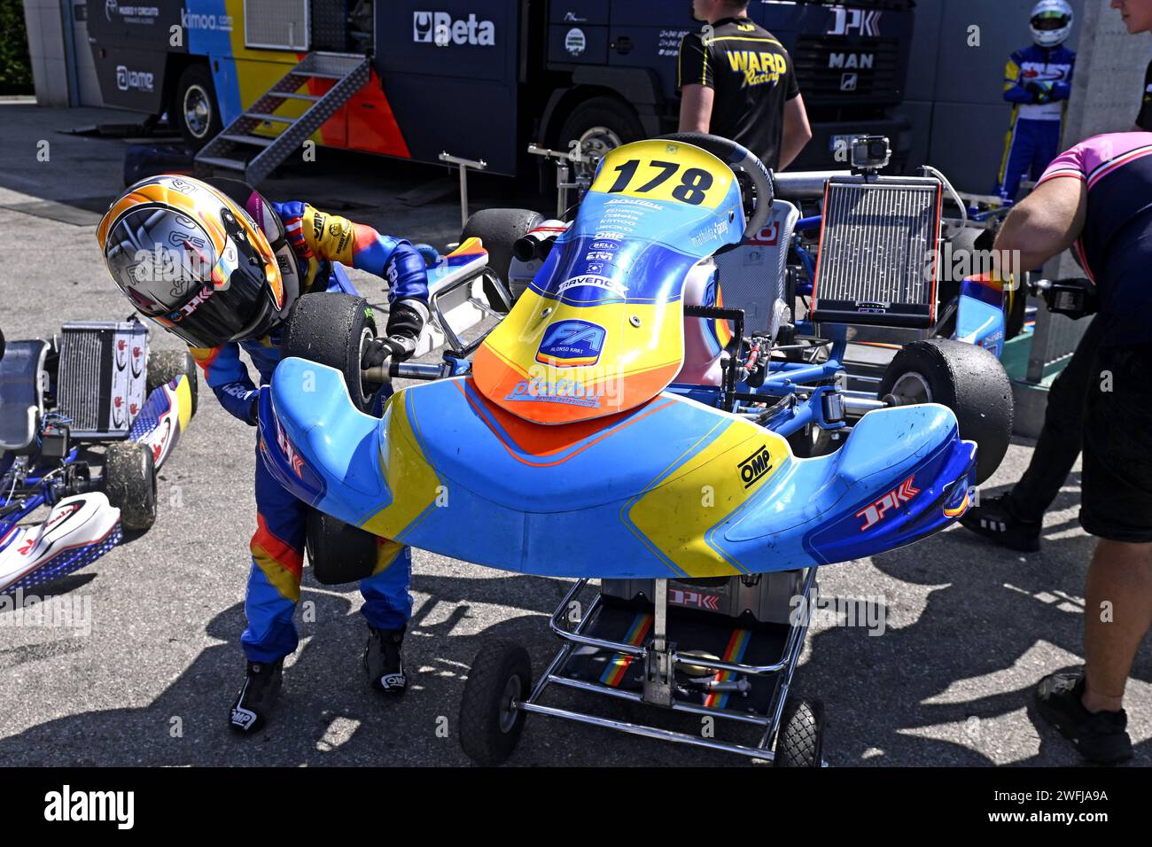 Go-karting box Kartodromo Cremona Circuit Stock Photo - Alamy