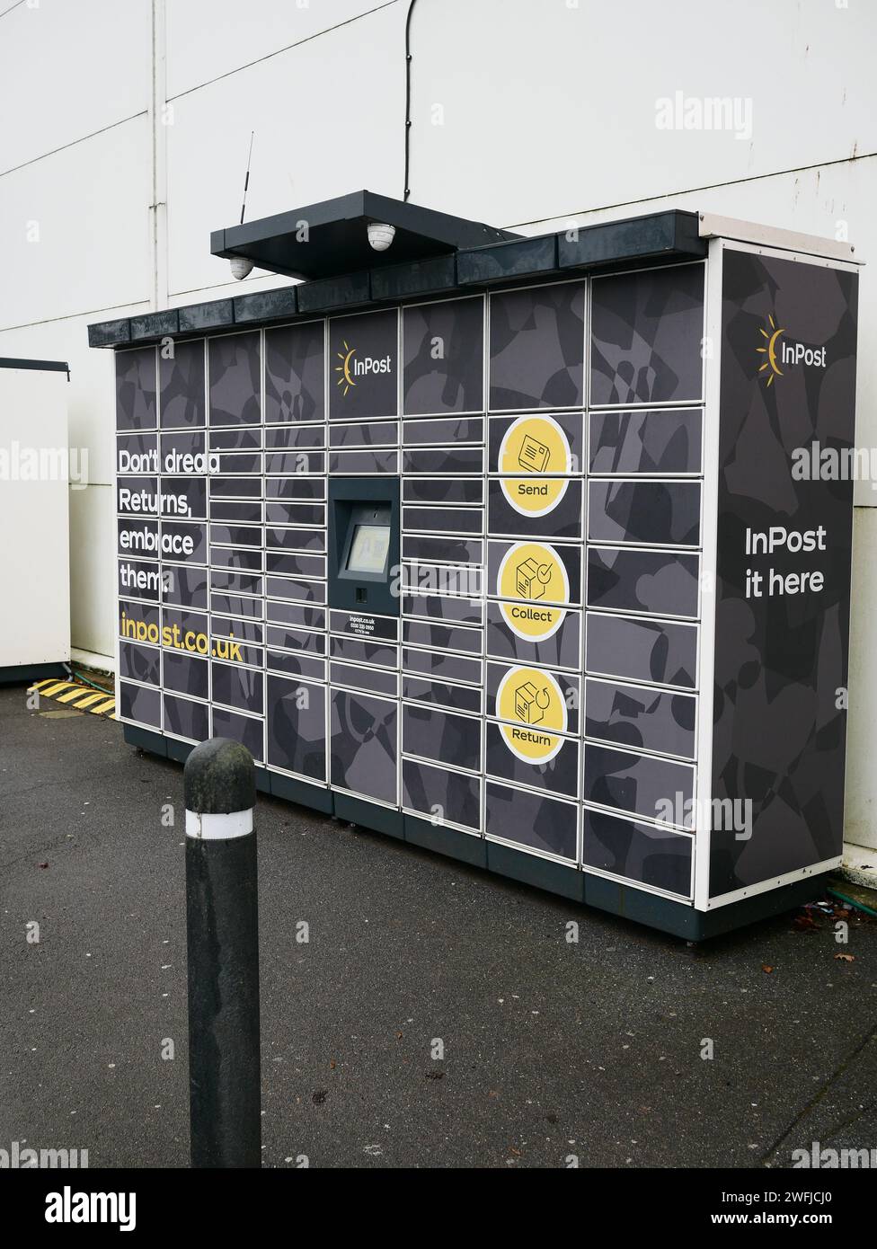 Vinted shipping hi-res stock photography and images - Alamy