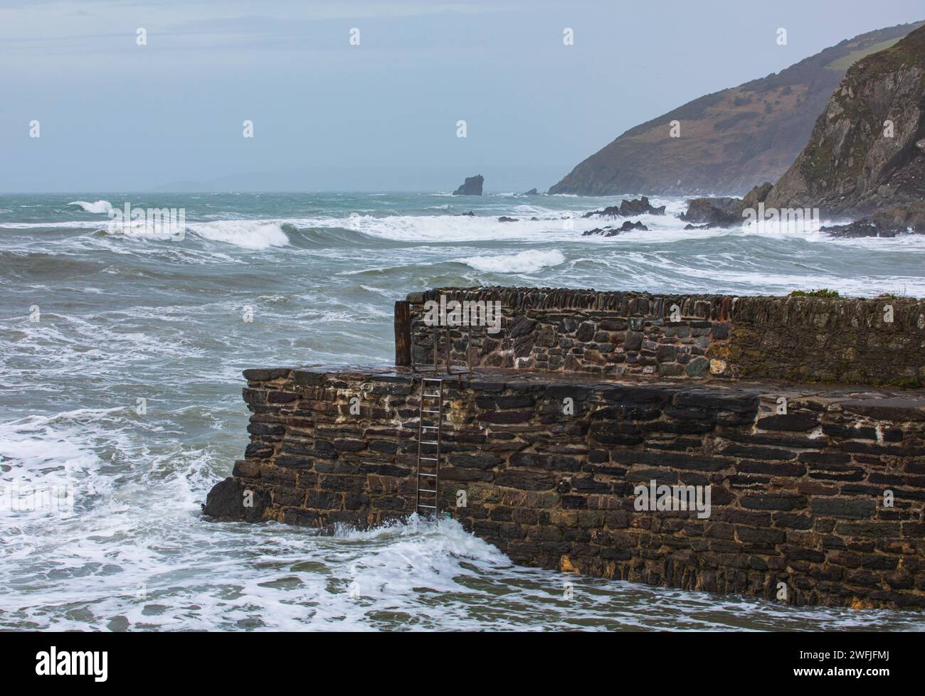 Harbour Wall at Portwrinkle Cornwall Stock Photo - Alamy