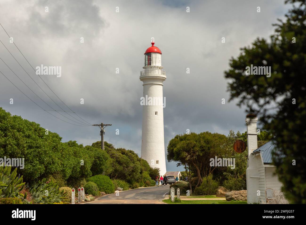 Split Point Lighthouse, near Aireys Inlet, overlooks the magnificent ...