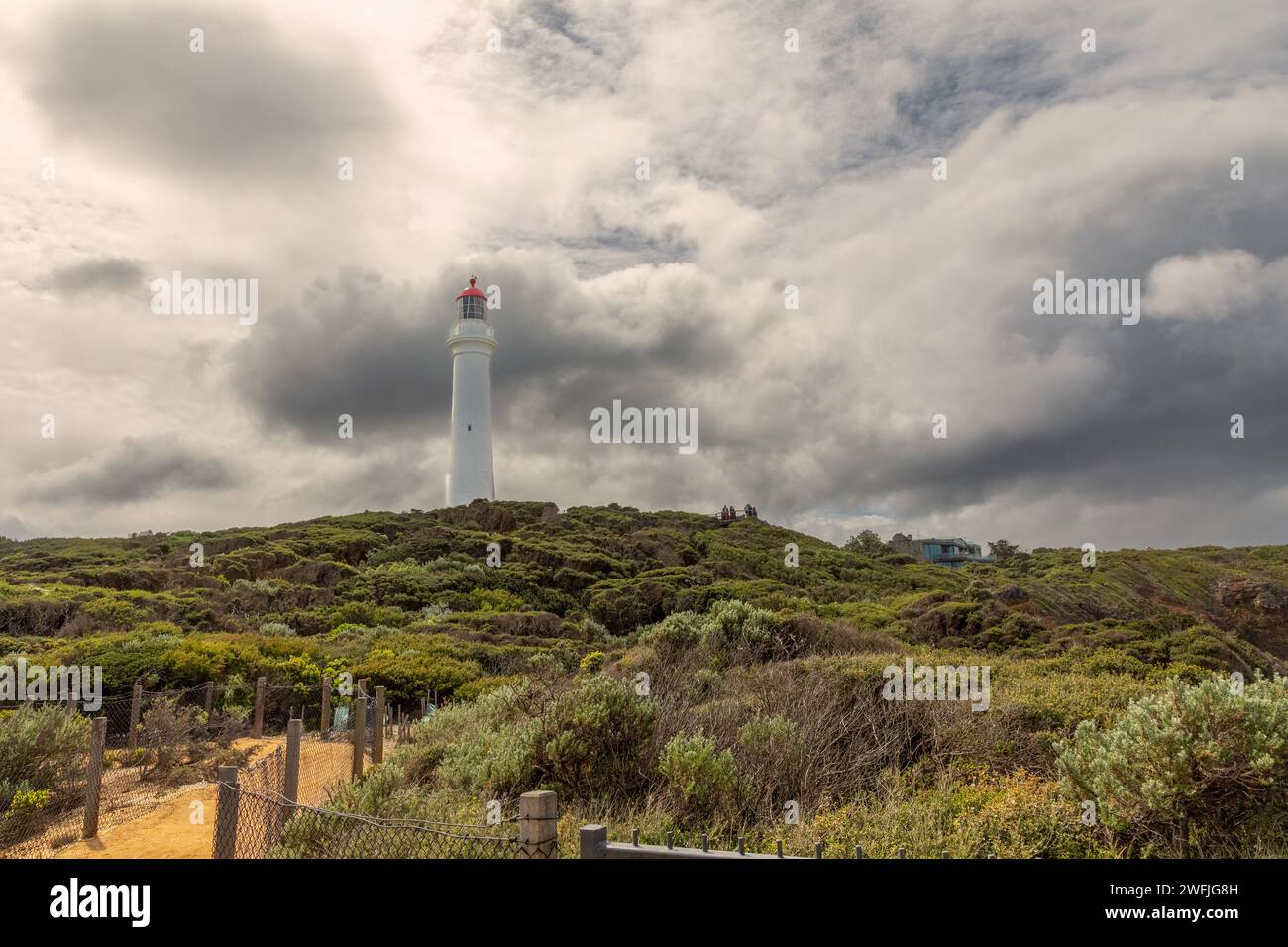 Split Point Lighthouse, near Aireys Inlet, overlooks the magnificent ...