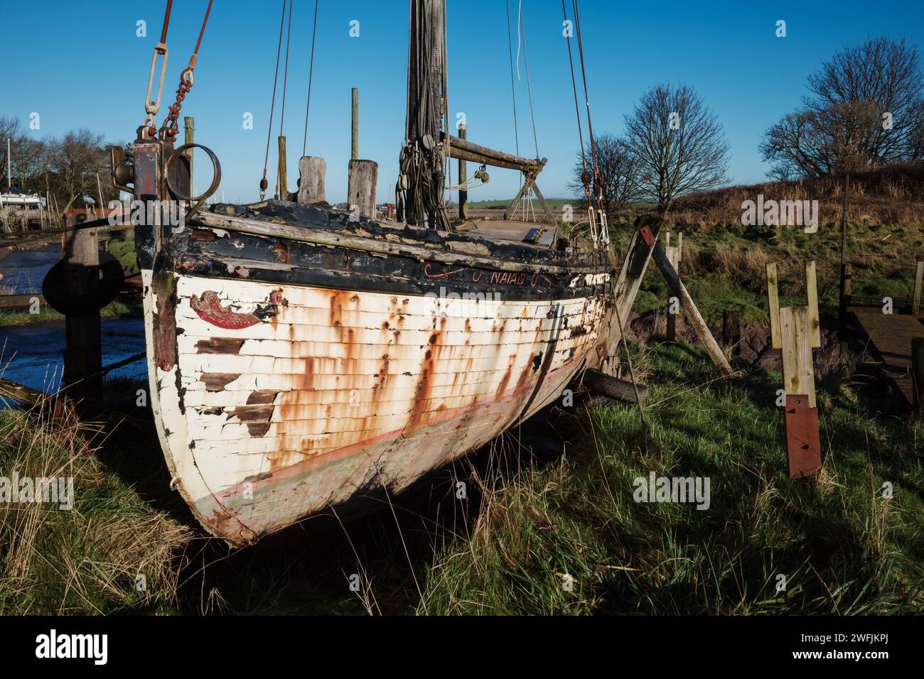 Rotting boat skippool creek hi-res stock photography and images - Alamy