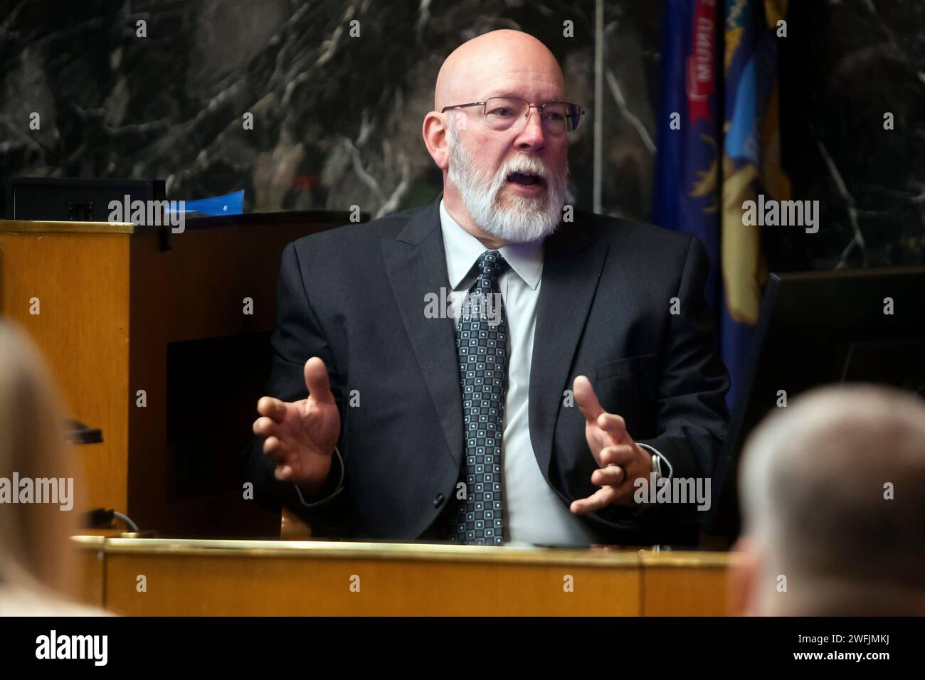 Former Oakland County Sheriff's Det. David Hendrick testifies during ...