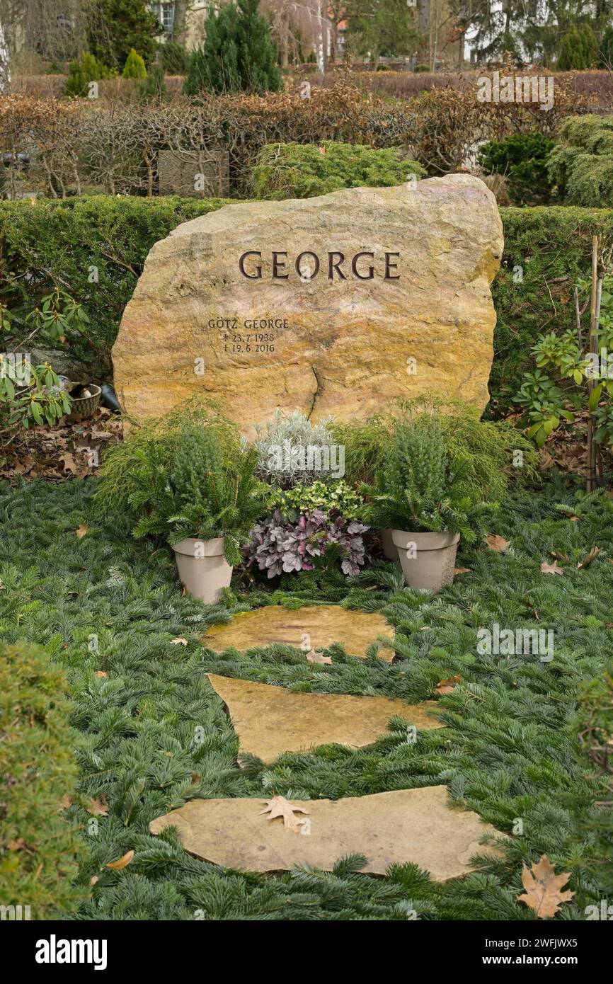 Grab Götz George, Friedhof Zehlendorf, Onkel-Tom-Straße, Zehlendorf ...