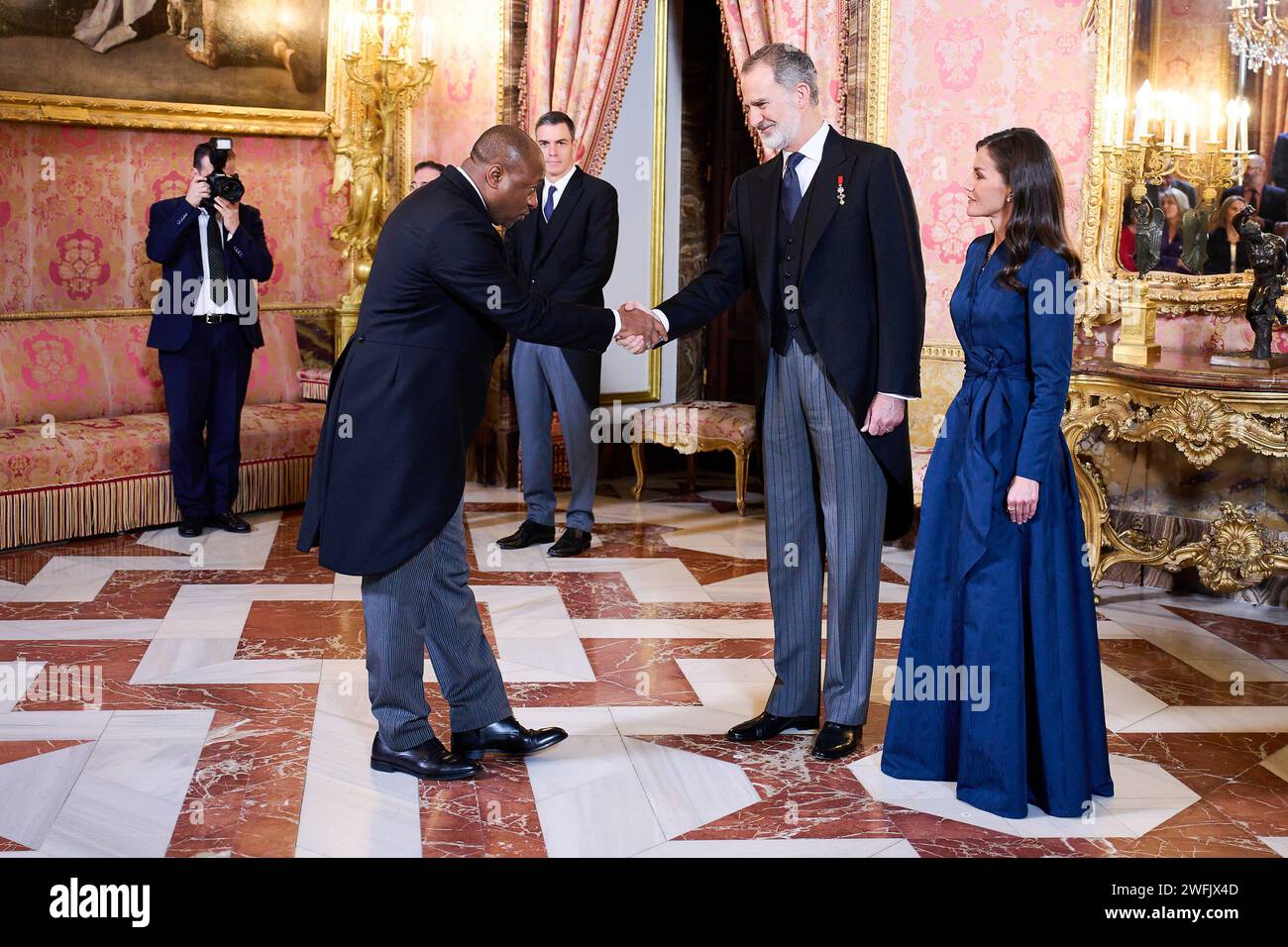 King Felipe VI of Spain and Queen Letizia of Spain Received Foreign ...