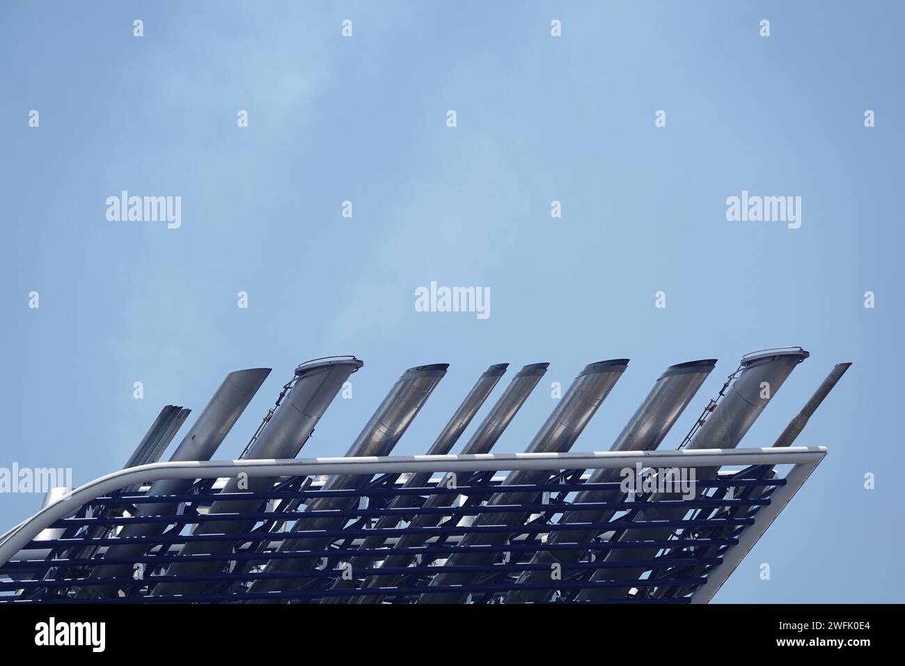 Vessel funnel hi-res stock photography and images - Alamy