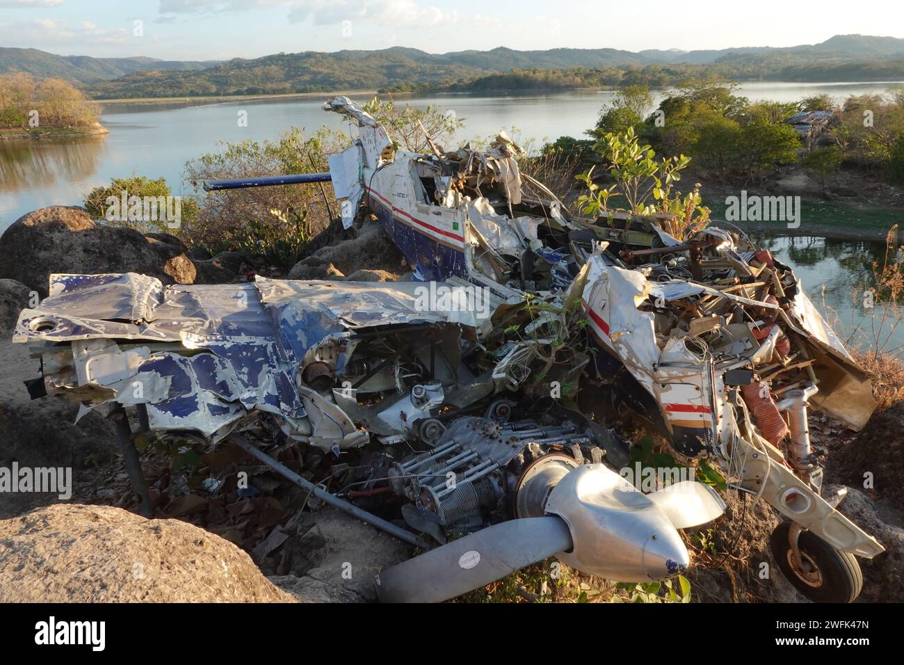 Wreckage of a Salvadoran air force Piper Azttec that crashed into Lake ...