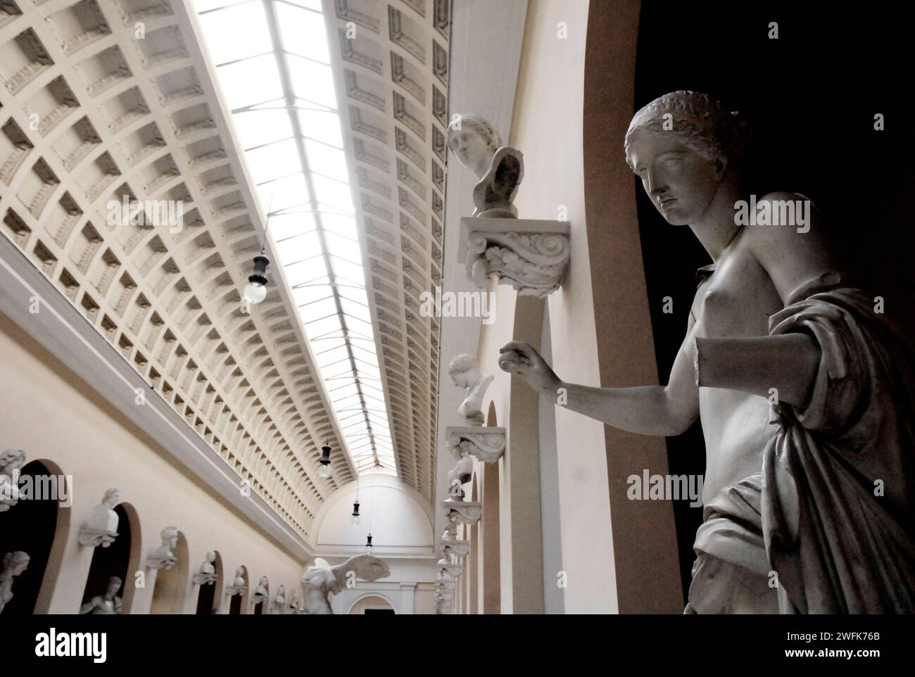 Gallery of Greco-Roman works cast in plaster from the original ...