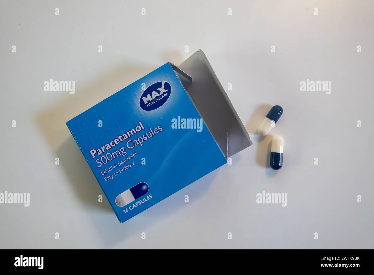 Paracetamol 500mg capsules Stock Photo - Alamy