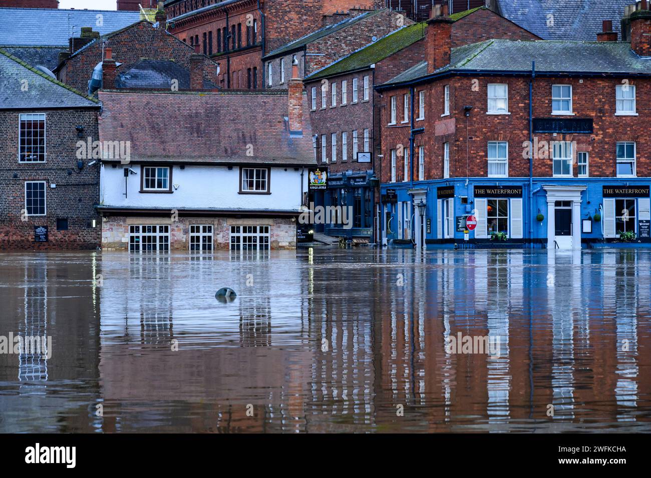River Ouse burst its banks after heavy rain (riverside submerged under ...